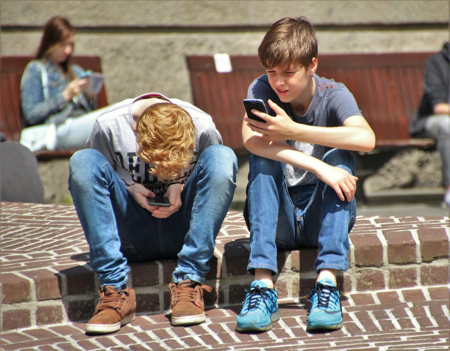 Why Kids Should Have Phones: 4 Reasons